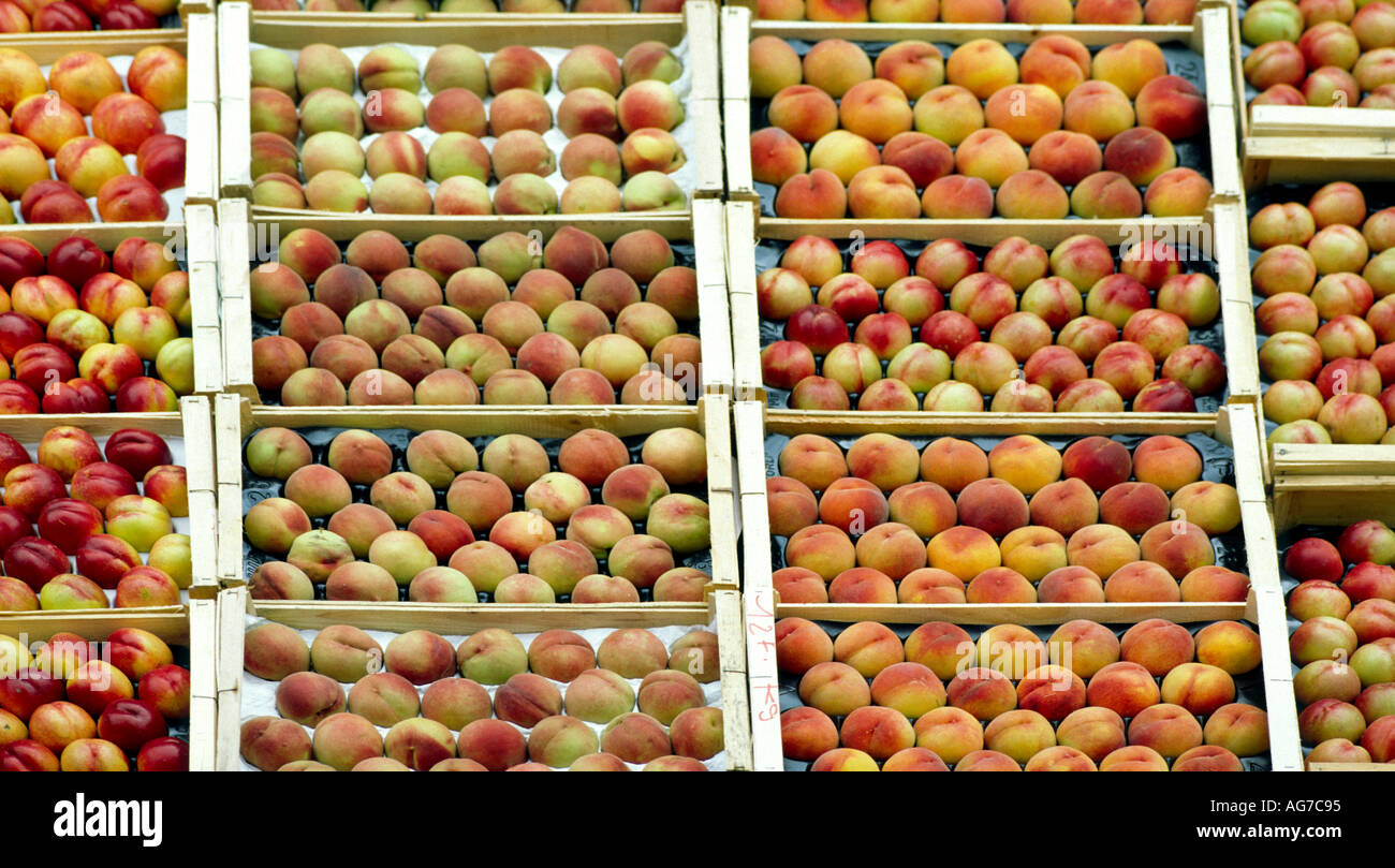 Peach boxes hi-res stock photography and images - Alamy