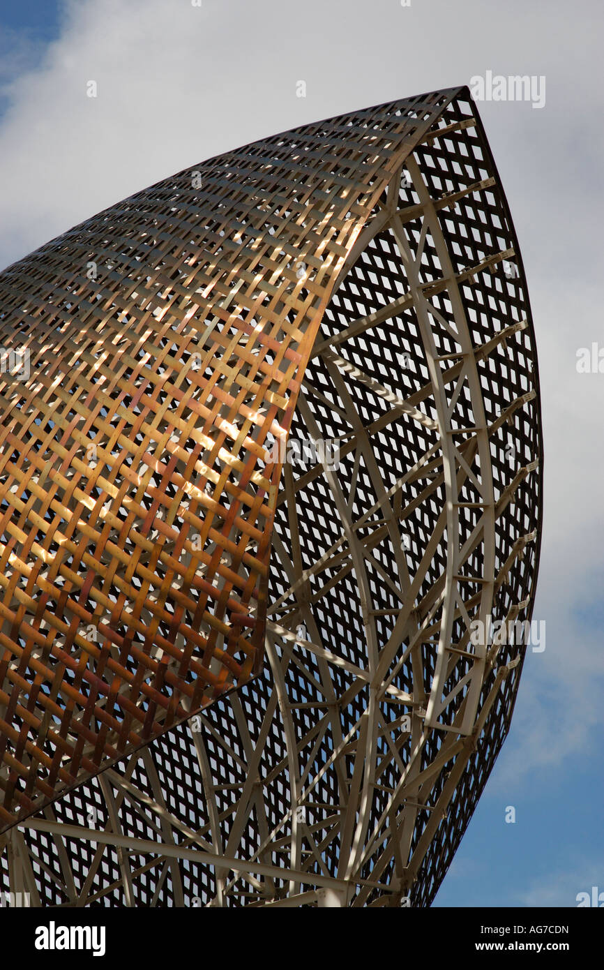 huge copper fish by frank gehry along the passeig maritim vila olimpica ...