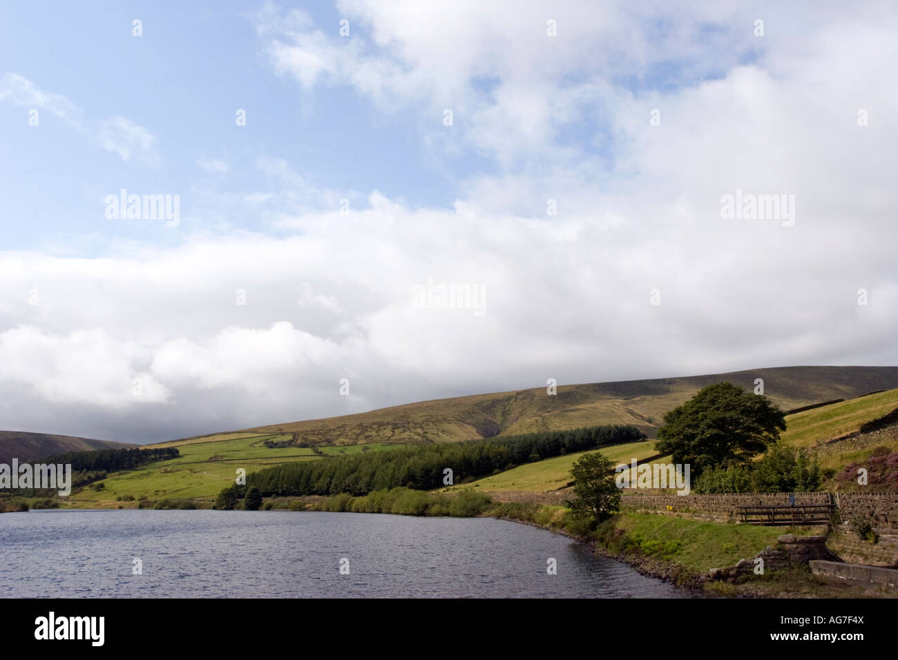 Lower Ogden reservoir at Barley in Pendle Stock Photo - Alamy