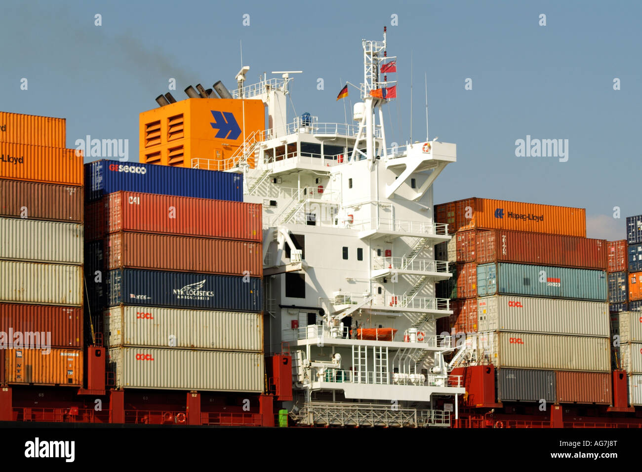 Hapag Lloyd Container Ship Cargo Stock Photo - Alamy