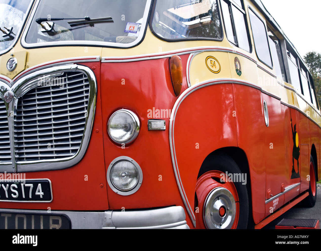 1960 Bedford C521 Duple bodied 21 seater coach in Macbraynes green red ...