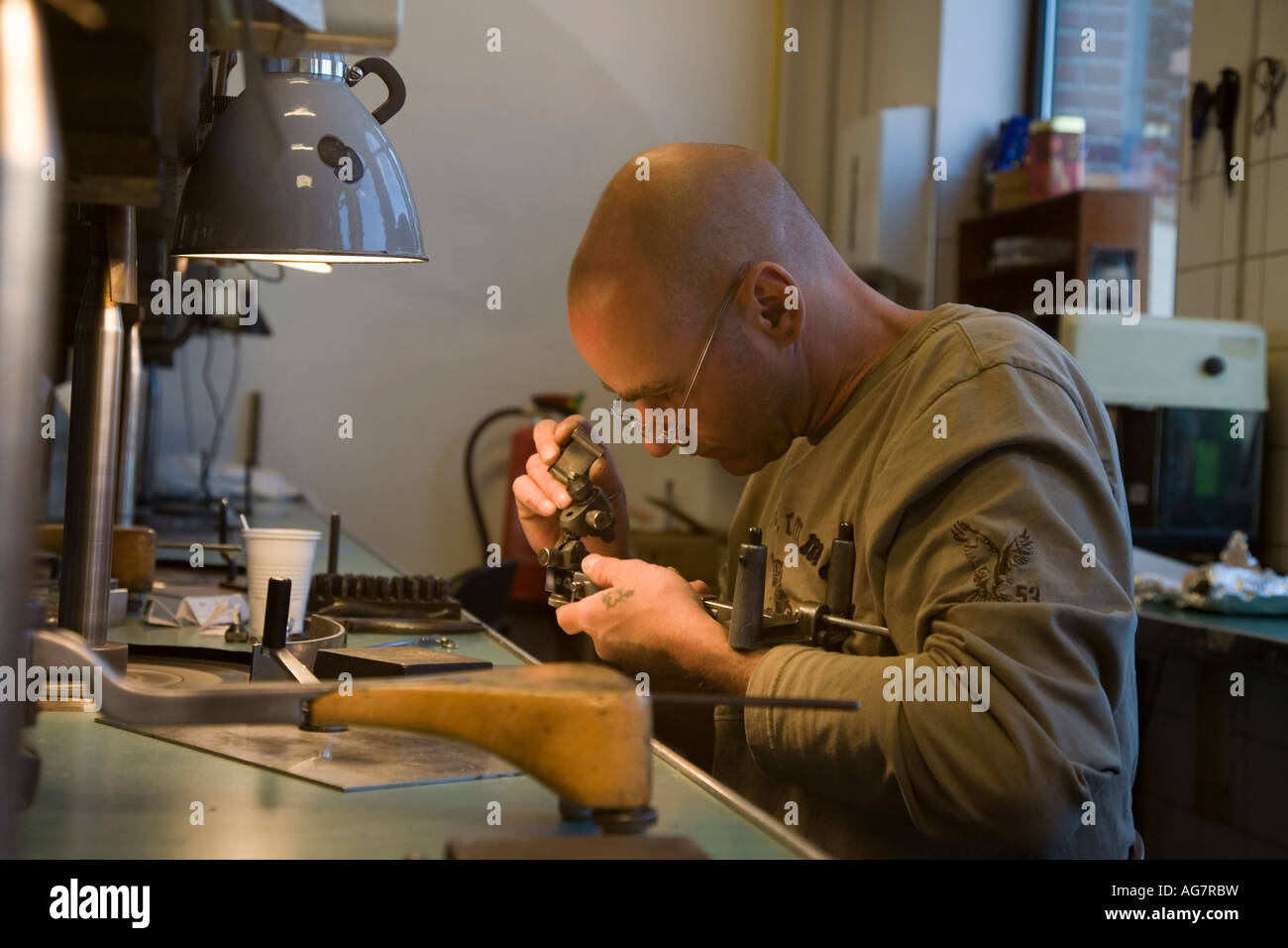 Diamond cutting factory netherlands hi-res stock photography and images ...