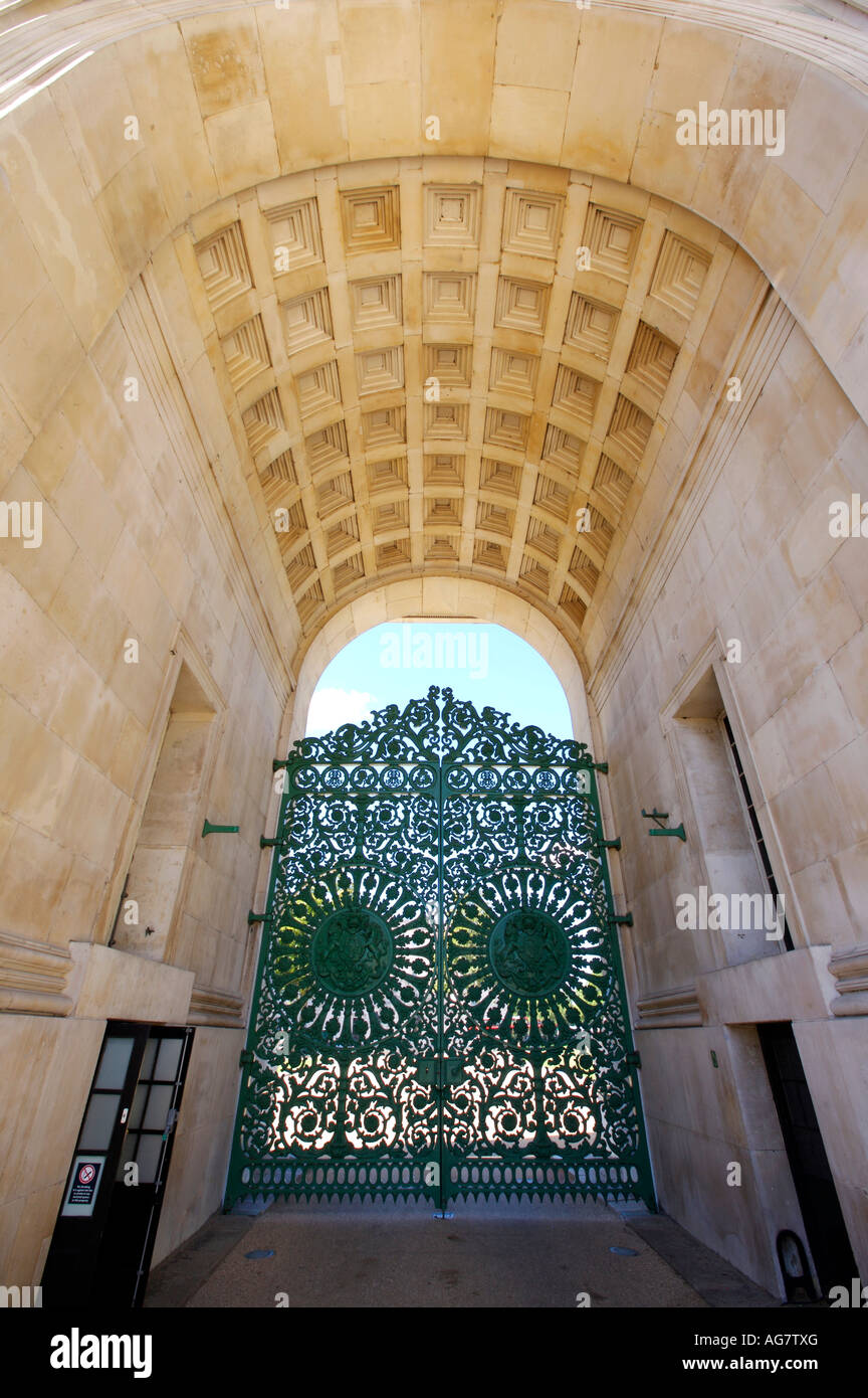 The gate at The Wellington Arch on Hyde Park Corner in London UK Stock ...