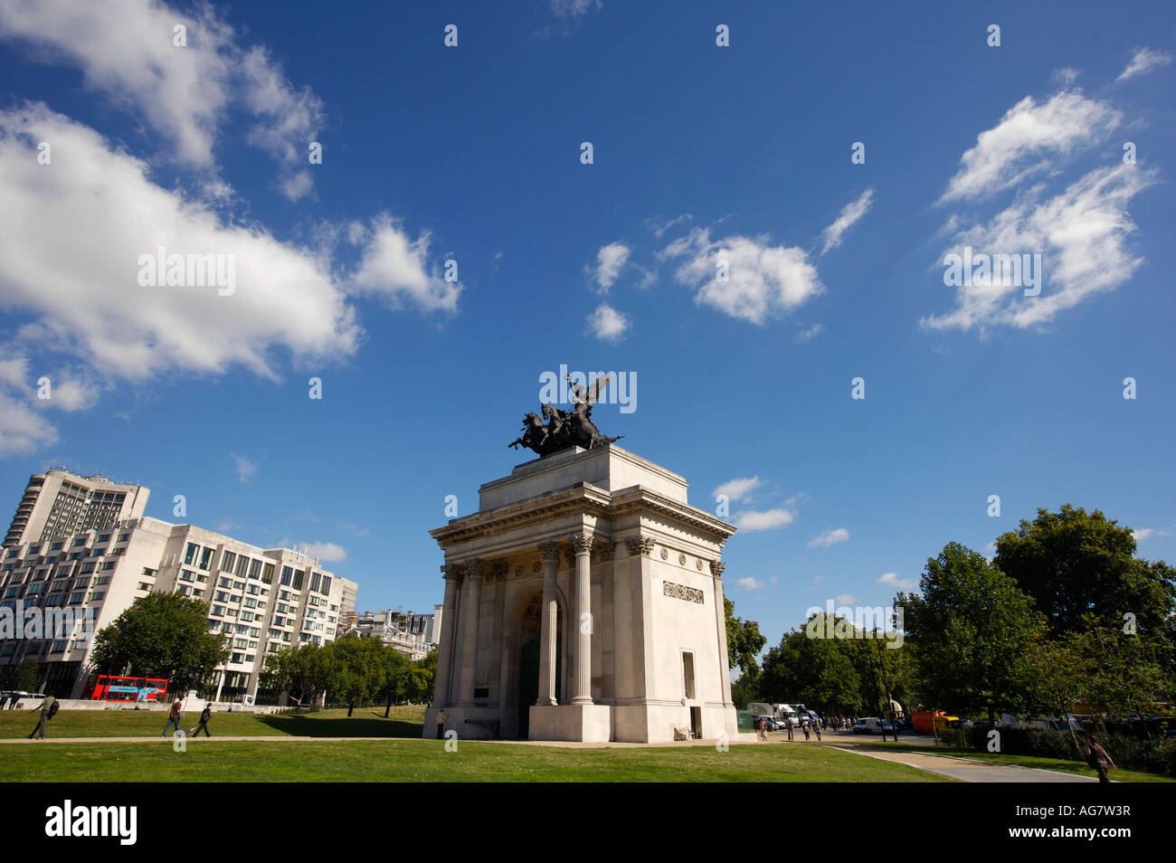 The Wellington Arch on Hyde Park Corner in London UK Stock Photo - Alamy