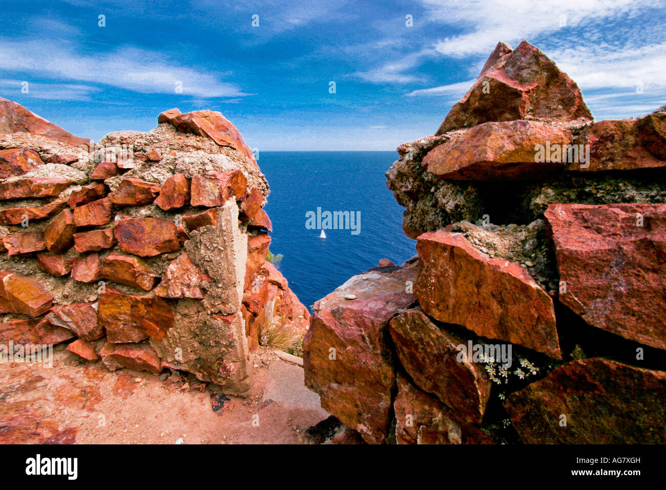 Mediterranean ruins sea hi-res stock photography and images - Alamy