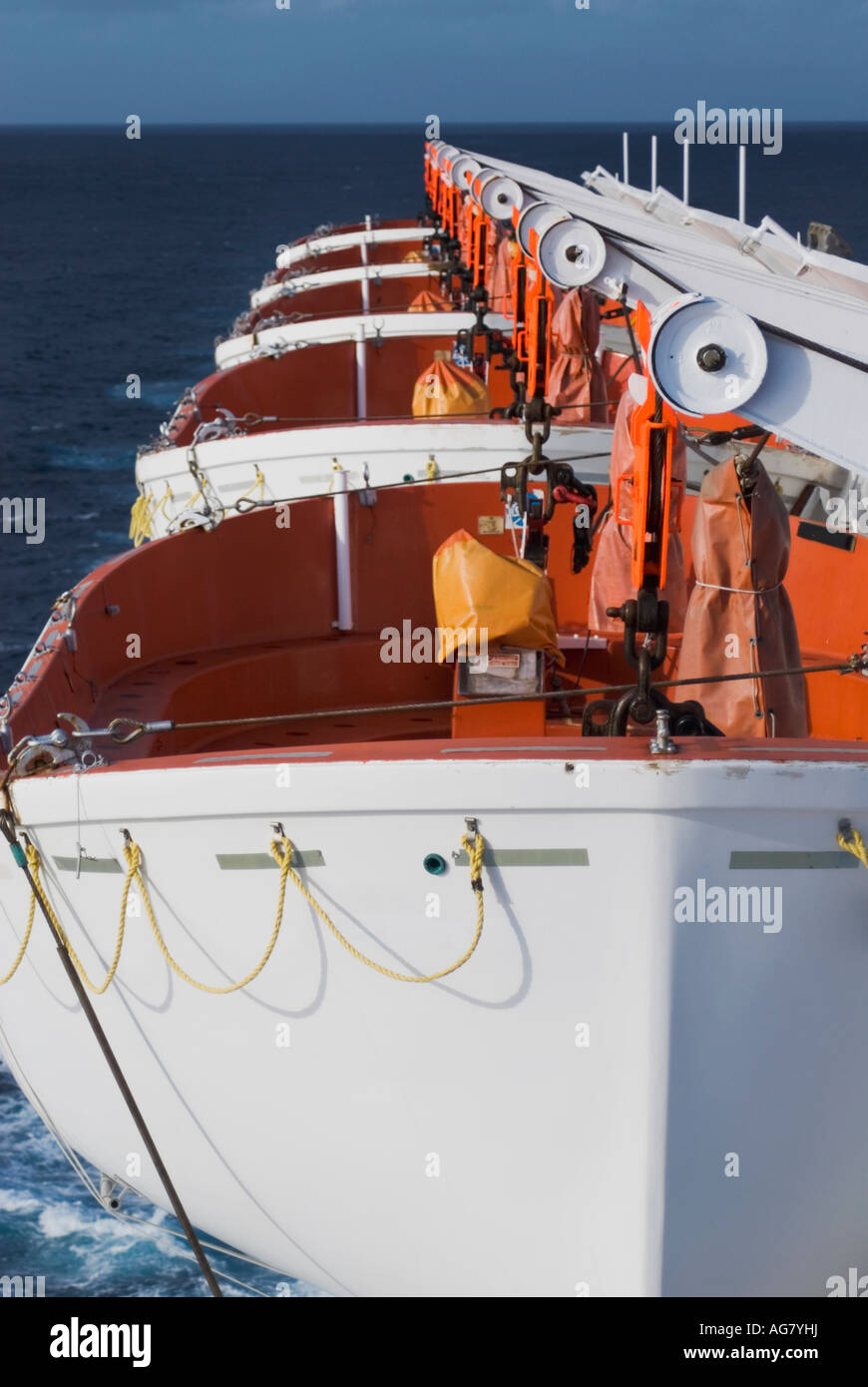 Lifeboats on cruise ship Stock Photo - Alamy