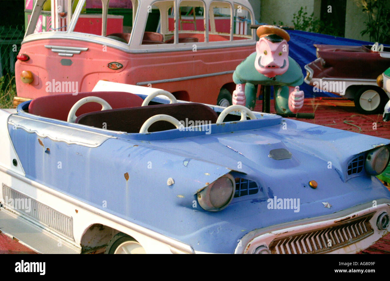 Fairground bus hi-res stock photography and images - Alamy