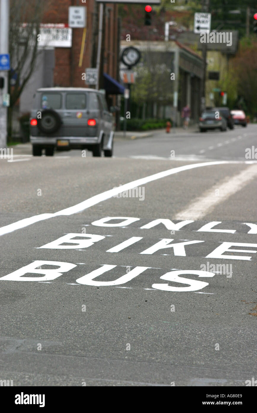 Portland bus hi-res stock photography and images - Alamy