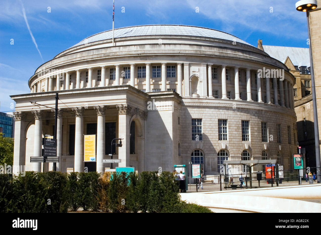 Entrance manchester central library hi-res stock photography and images ...