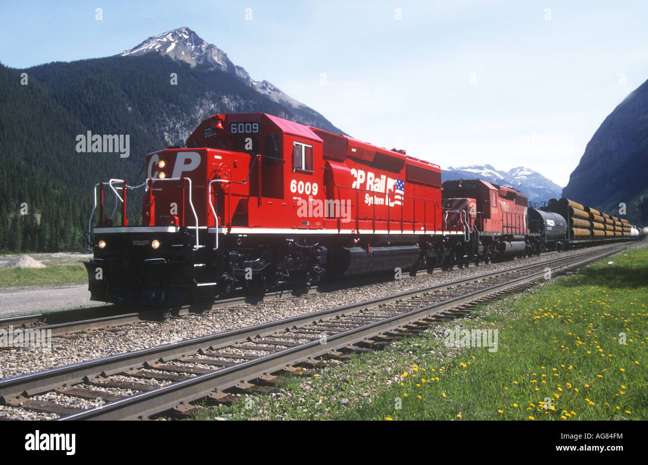 CPR big Red Train travels right across Canada from Atlantic to the ...