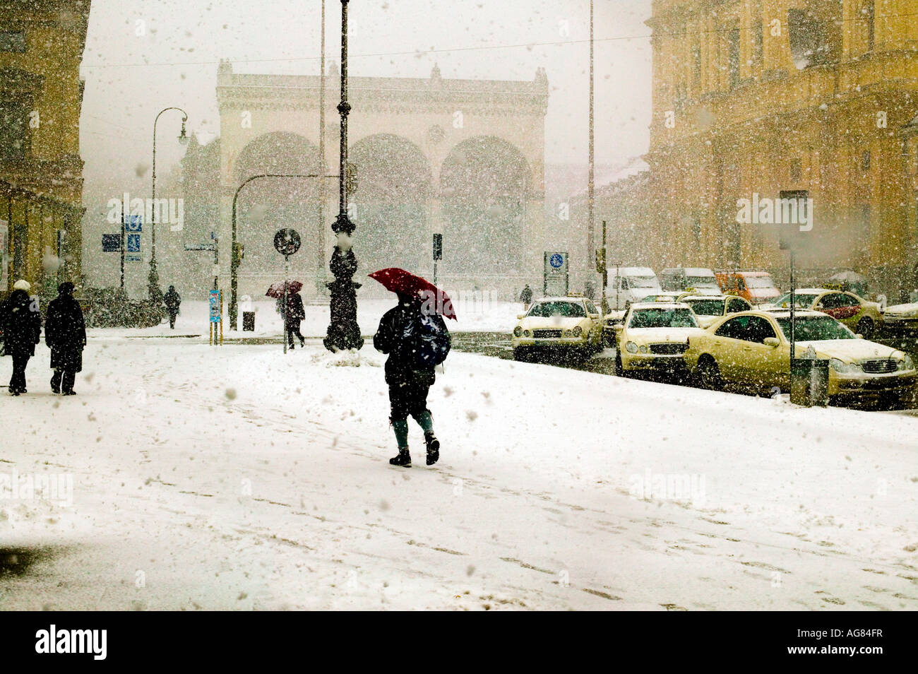 Snowy street scene in Munich, Germay, March 2006 Stock Photo - Alamy