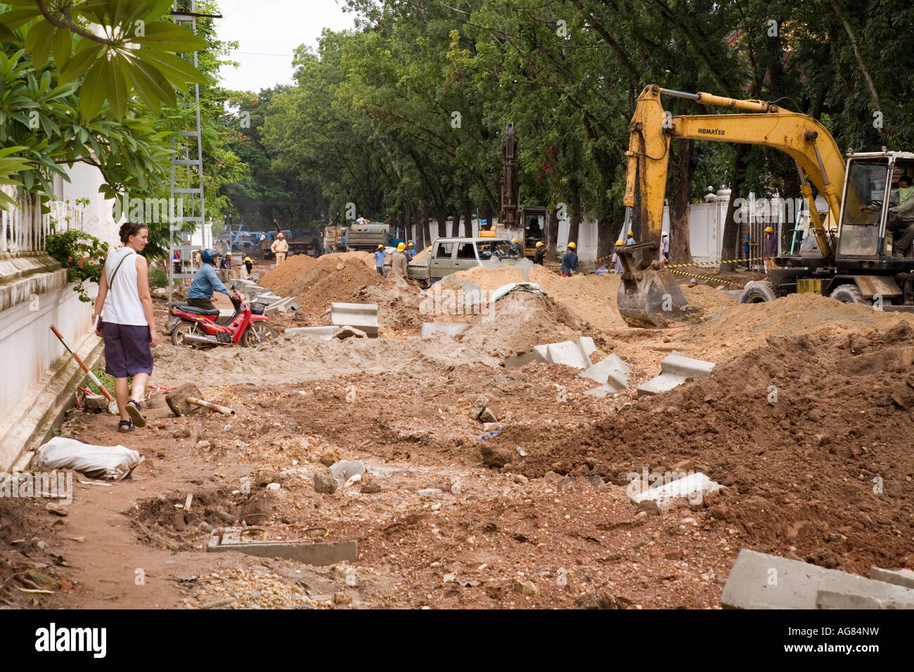 Laos vientiane road construction hi-res stock photography and images ...