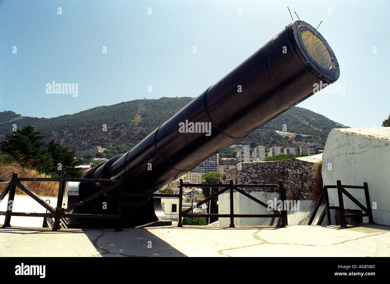 Giant cannon hi-res stock photography and images - Alamy