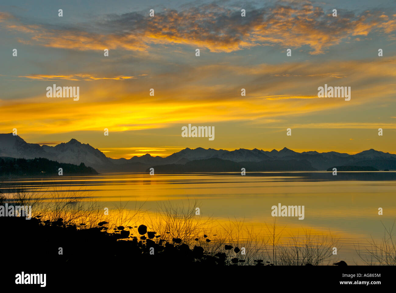 Lago nahuel huapi bariloche hi-res stock photography and images - Alamy