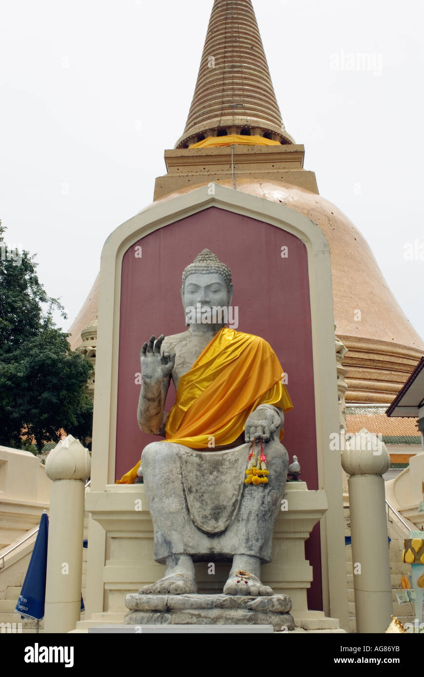 Thailand Seated Buddha Phra Pathom Chedi Nakhon Pathom Stock Photo - Alamy