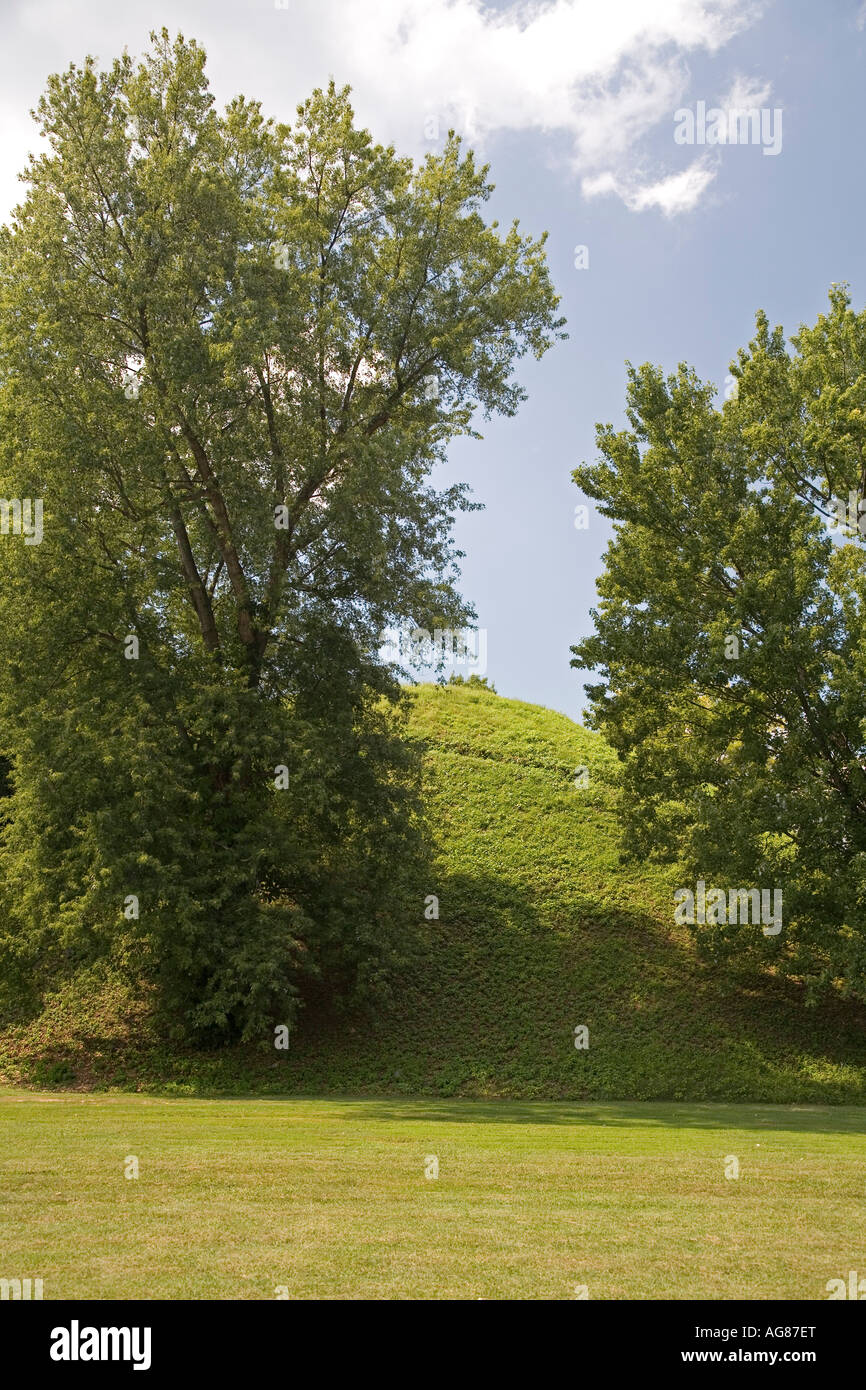Native american burial mound hi-res stock photography and images - Alamy