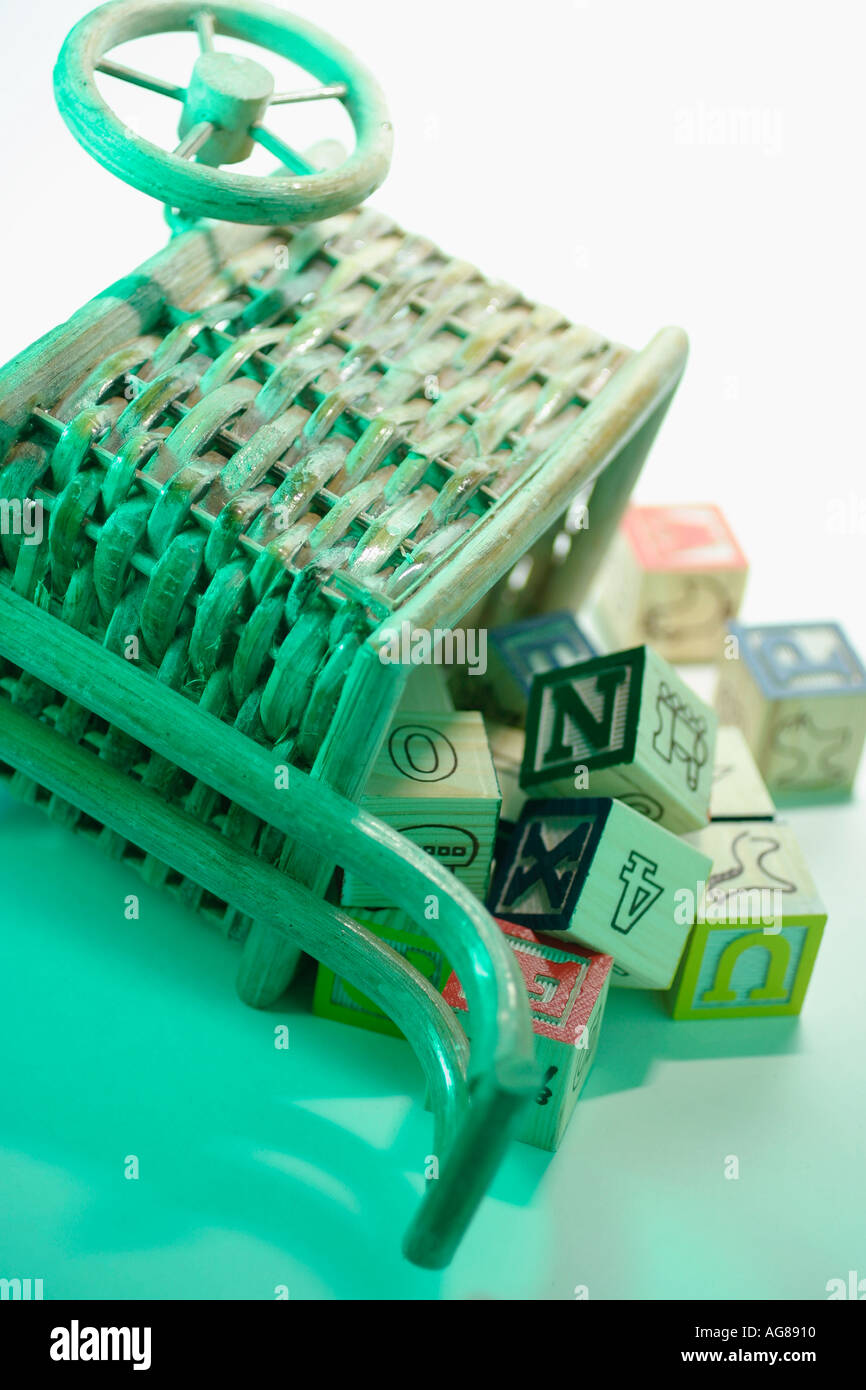 Shopping basket educational hi-res stock photography and images - Alamy