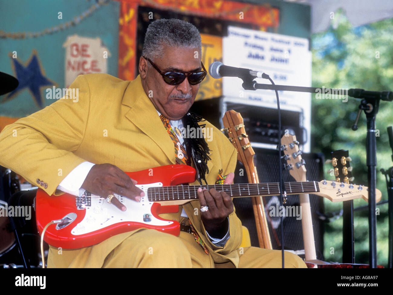 Chicago blues festival hi-res stock photography and images - Alamy