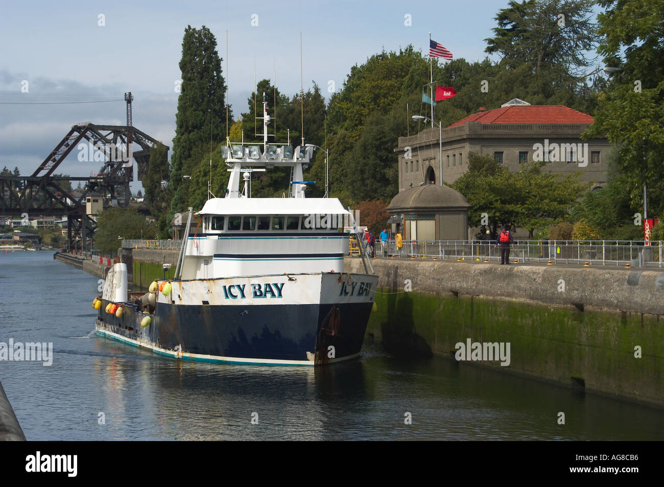 Very large lock hi-res stock photography and images - Alamy