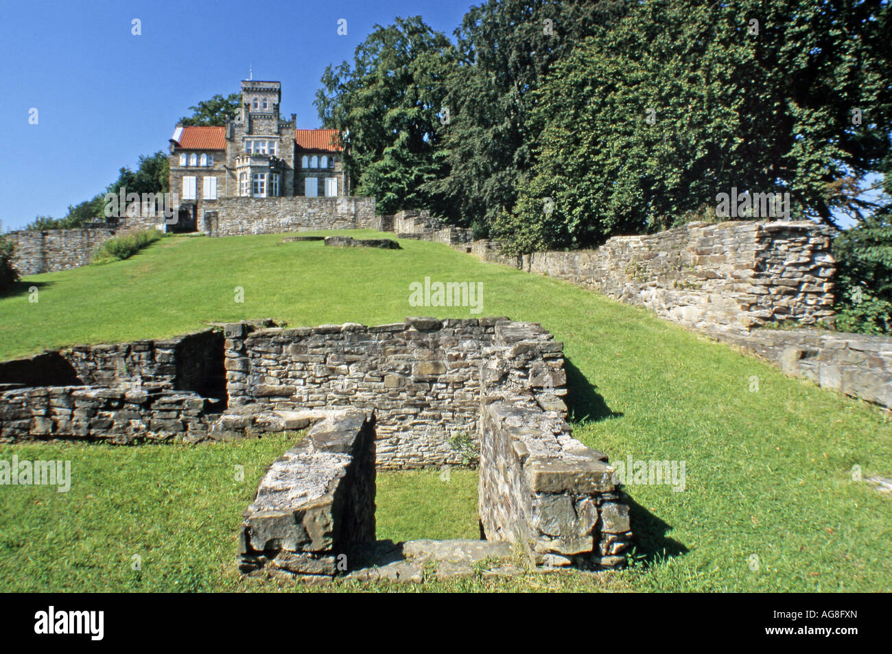 castle ruin Isenburg with the house Custodis, Germany, North Rhine ...