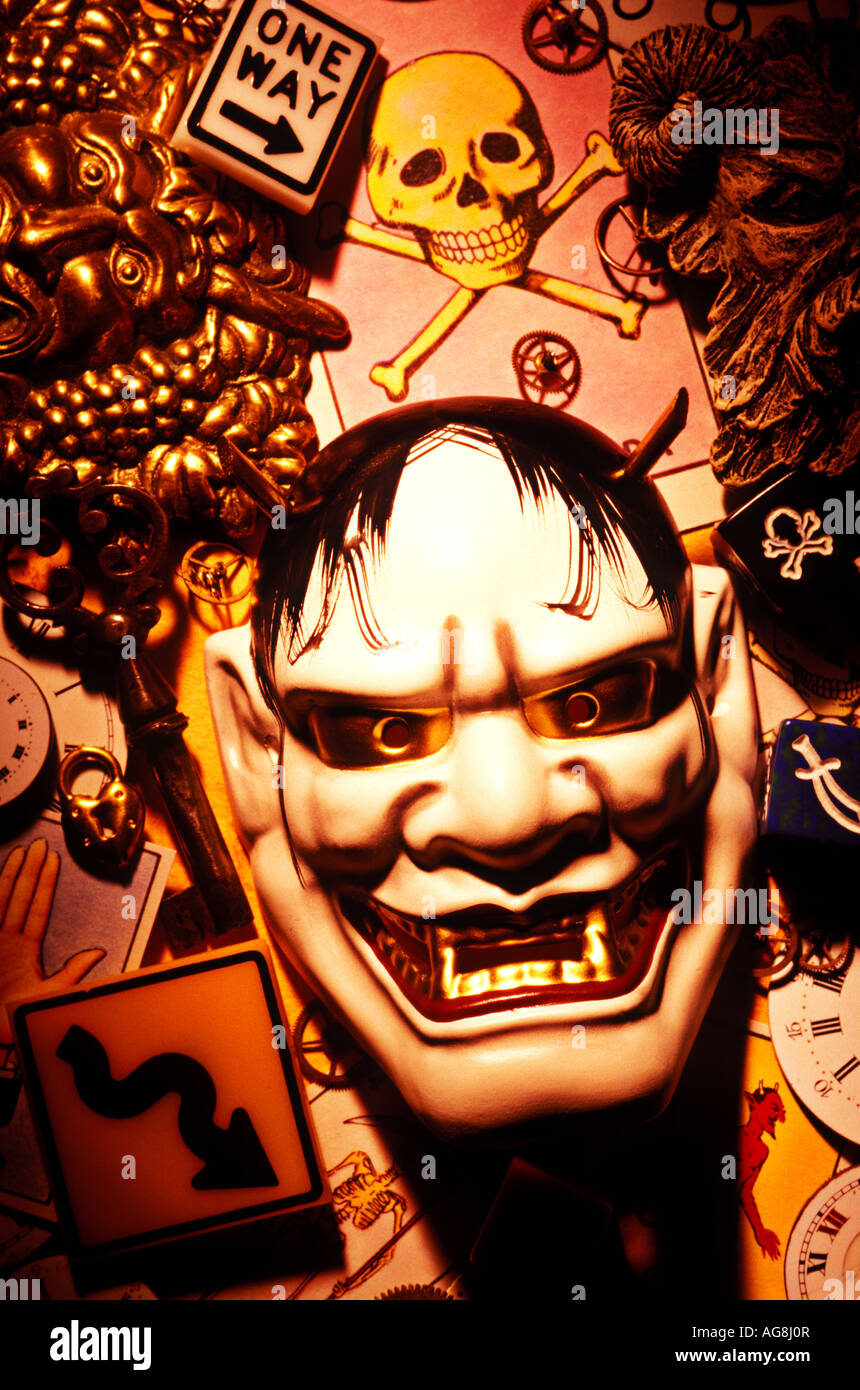 Skull with arrow hi-res stock photography and images - Alamy