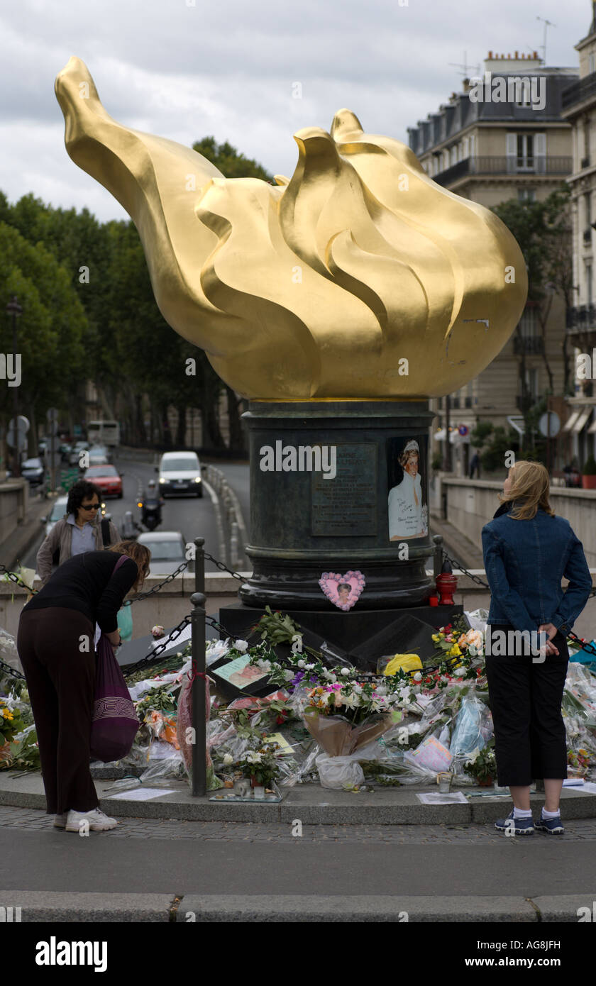 Princess diana alma tunnel hi-res stock photography and images - Alamy