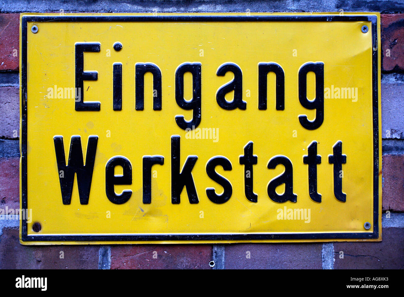 sign entrance garage repair shop Stock Photo - Alamy