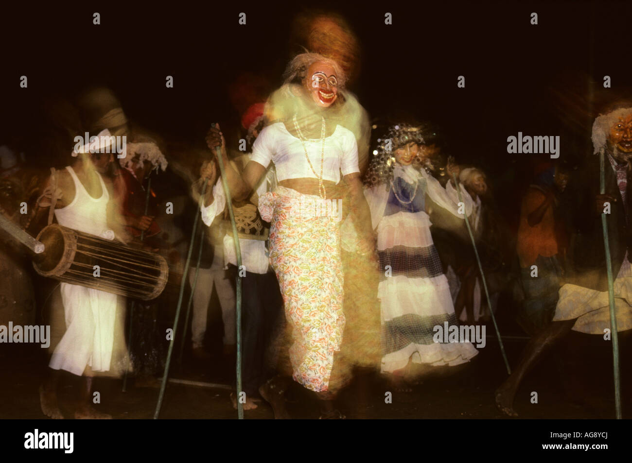 Sri Lanka Colombo, People dancing at Peharera Festival Stock Photo - Alamy