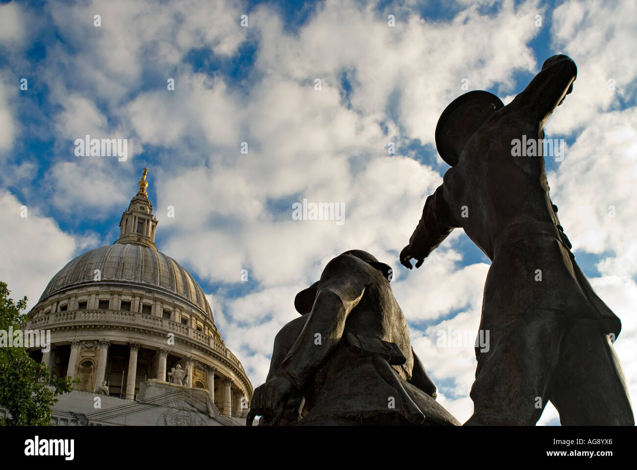 St pauls cathedral london blitz hi-res stock photography and images - Alamy