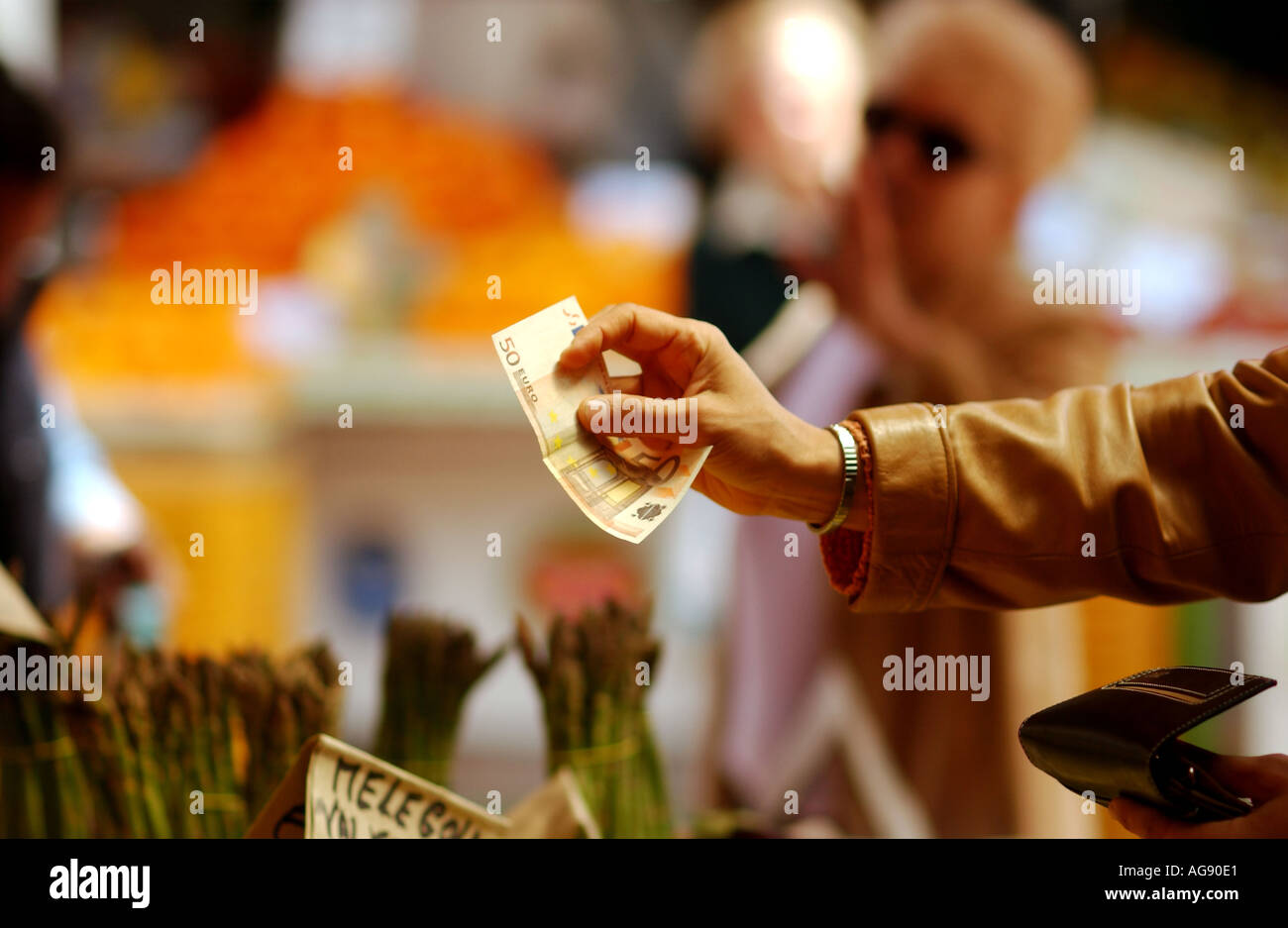 Rome, Market, Paying in Euros Stock Photo - Alamy
