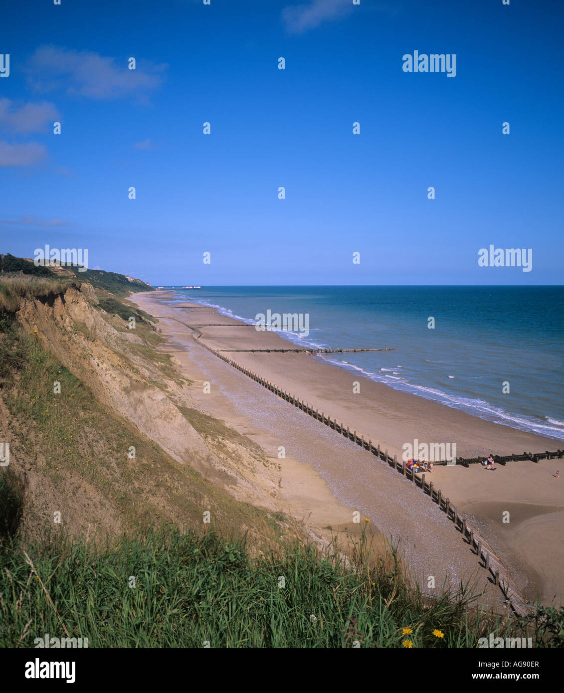 Groynes and wave barriers below the unstable cliffs between Overstrand ...