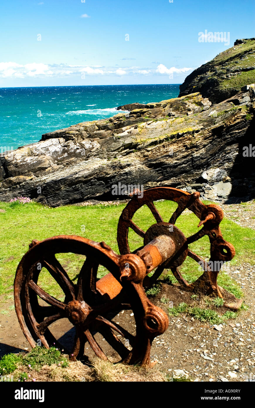 Rusty axle hi-res stock photography and images - Alamy