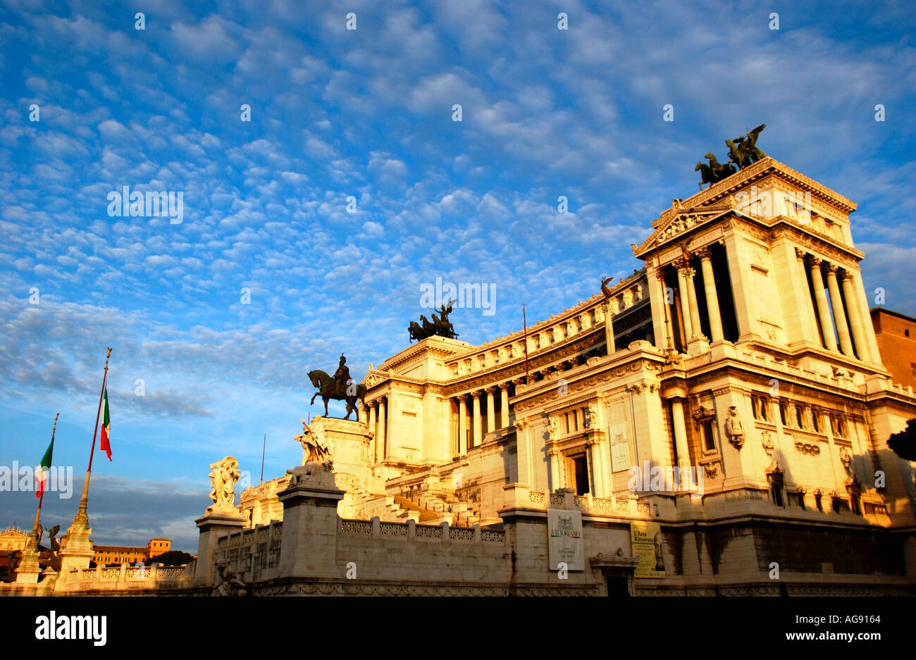 Rome victor emmanuel monuments hi-res stock photography and images - Alamy
