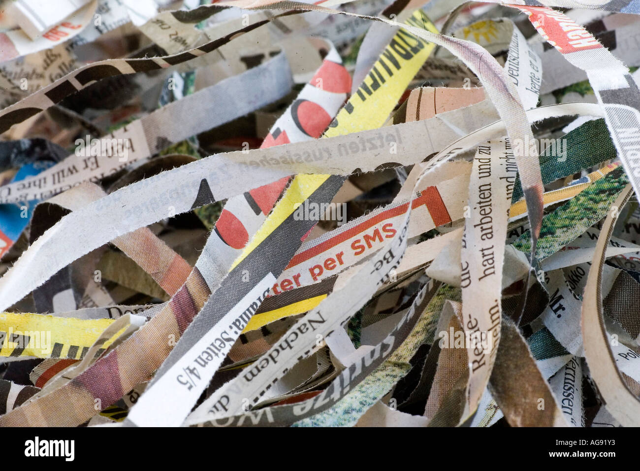 Shredded newspaper hi-res stock photography and images - Alamy