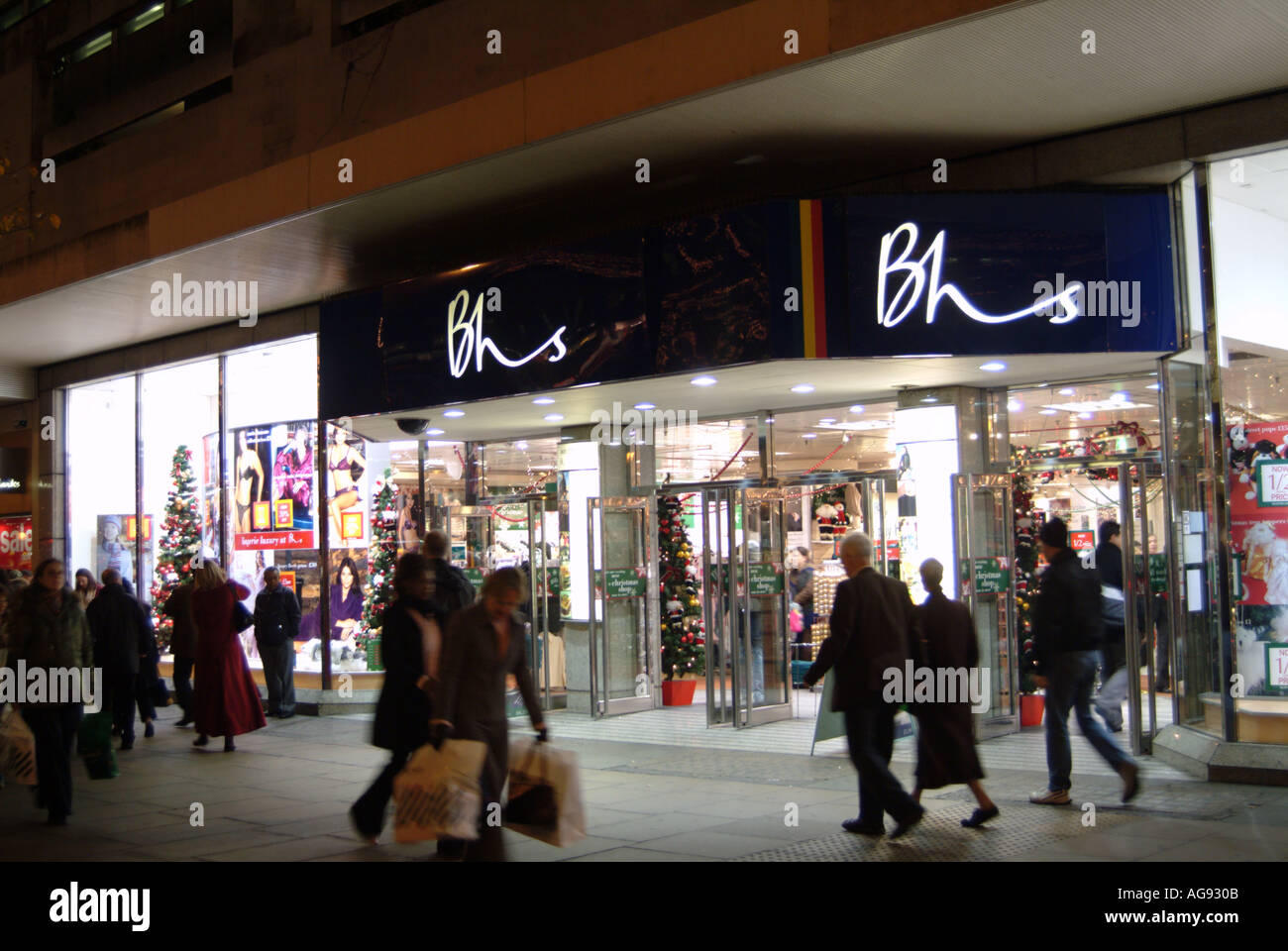 London BHS store in Oxford Street at Christmas 2003 Stock Photo - Alamy
