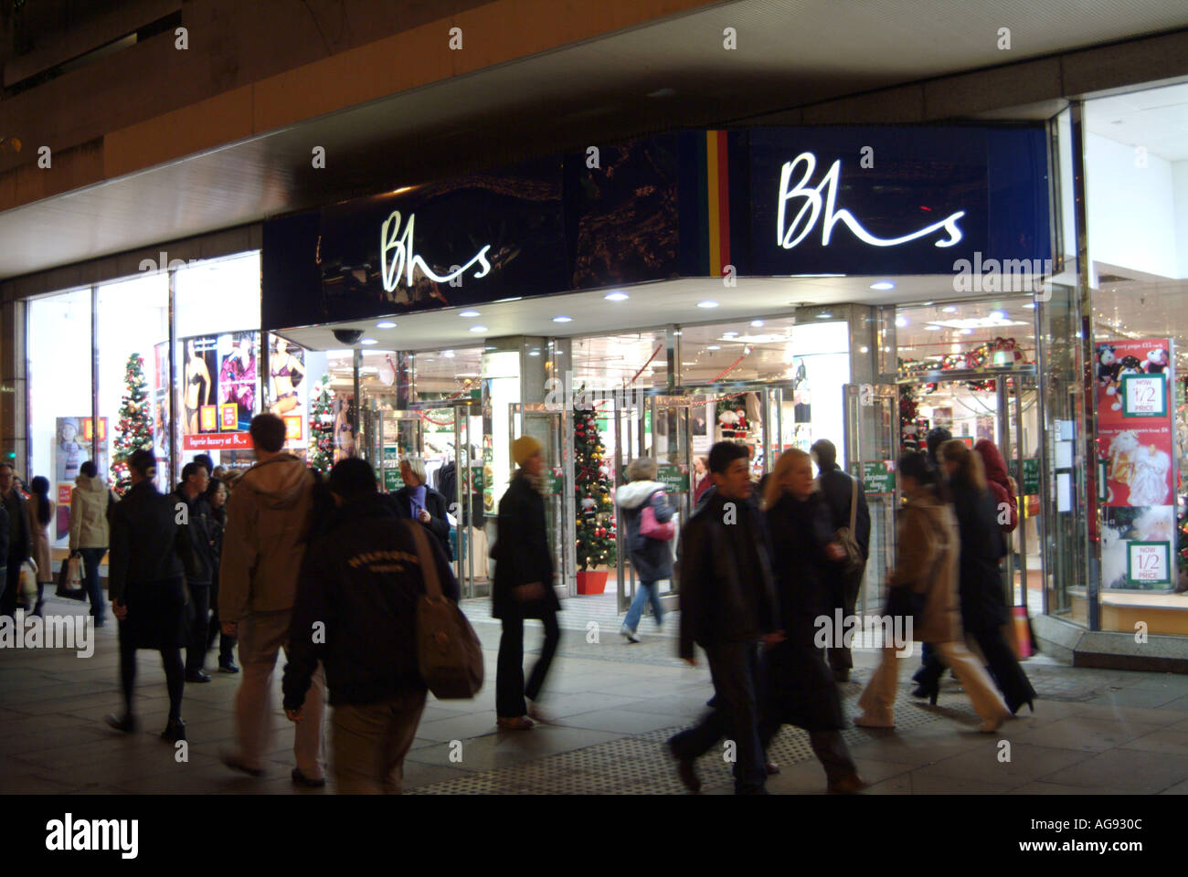 London BHS store in Oxford Street at Christmas 2003 Stock Photo - Alamy