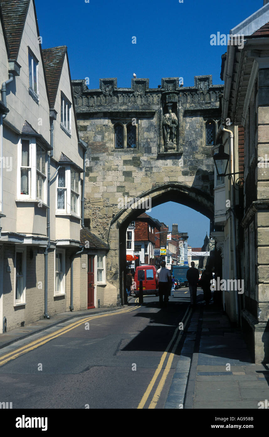 High gate salisbury cathedral close hi-res stock photography and images ...