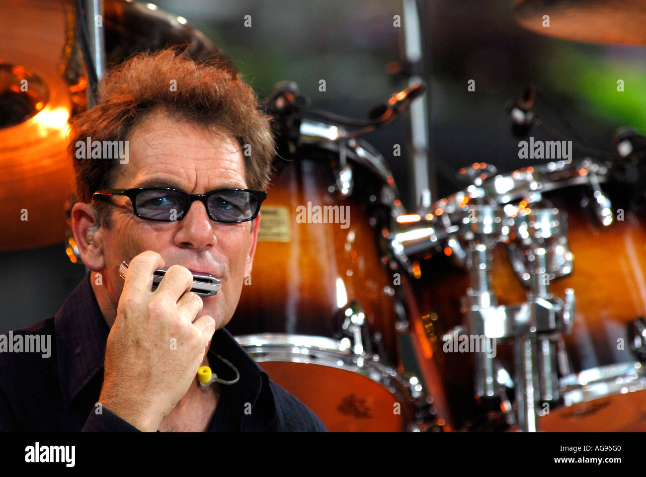 Huey lewis singing hi-res stock photography and images - Alamy