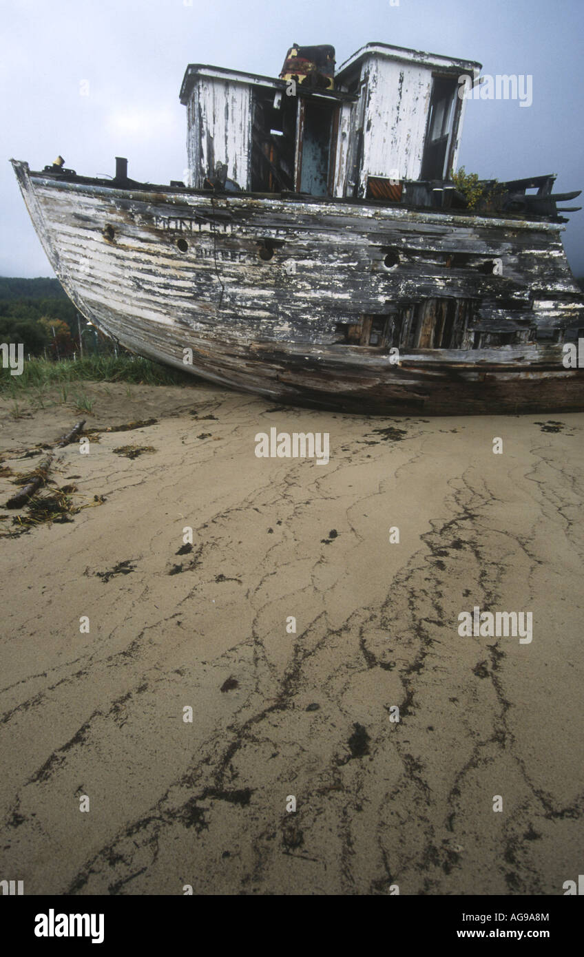 Abandoned boat on river banks hi-res stock photography and images - Alamy