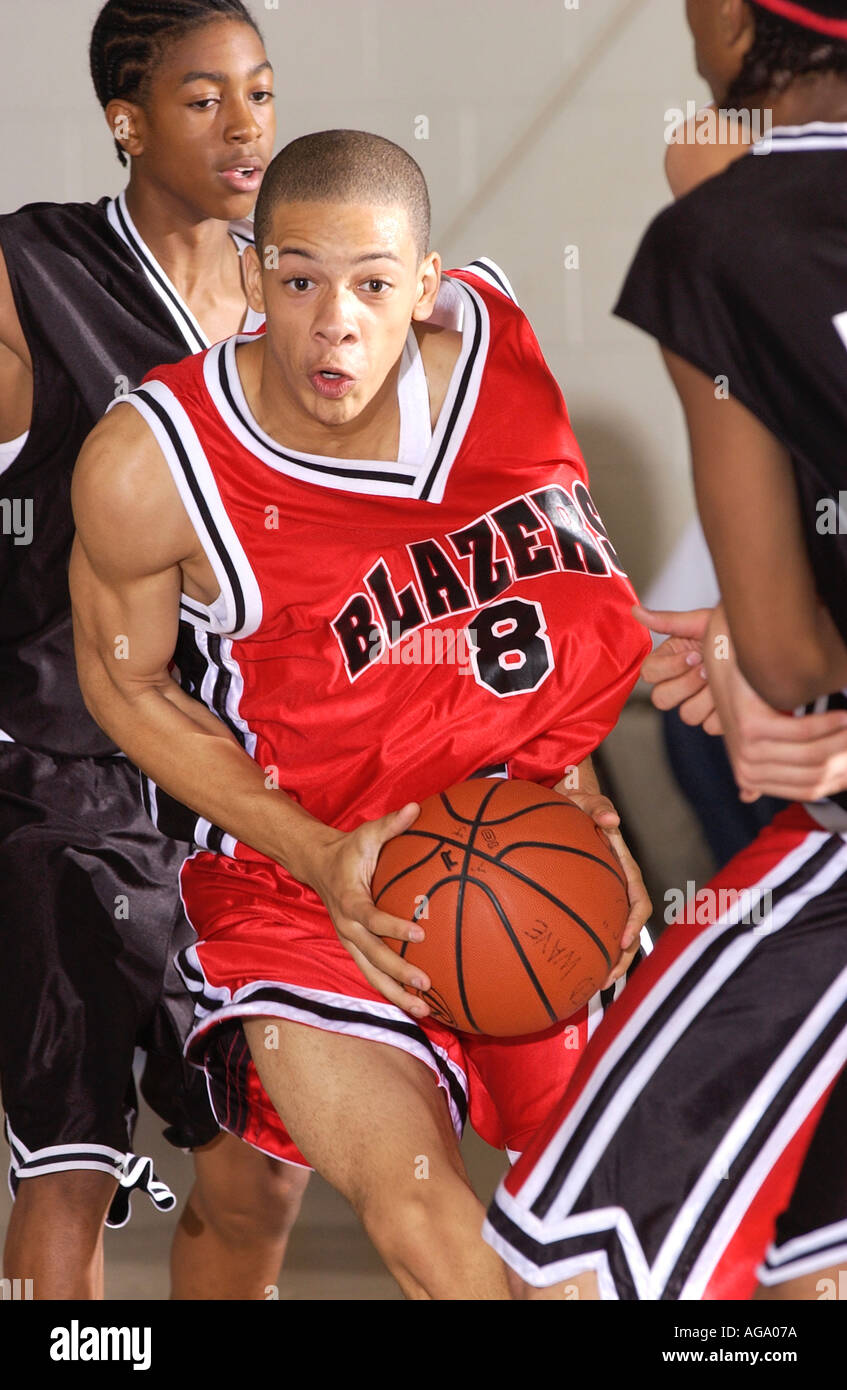 Boys high school basketball player hi-res stock photography and images ...