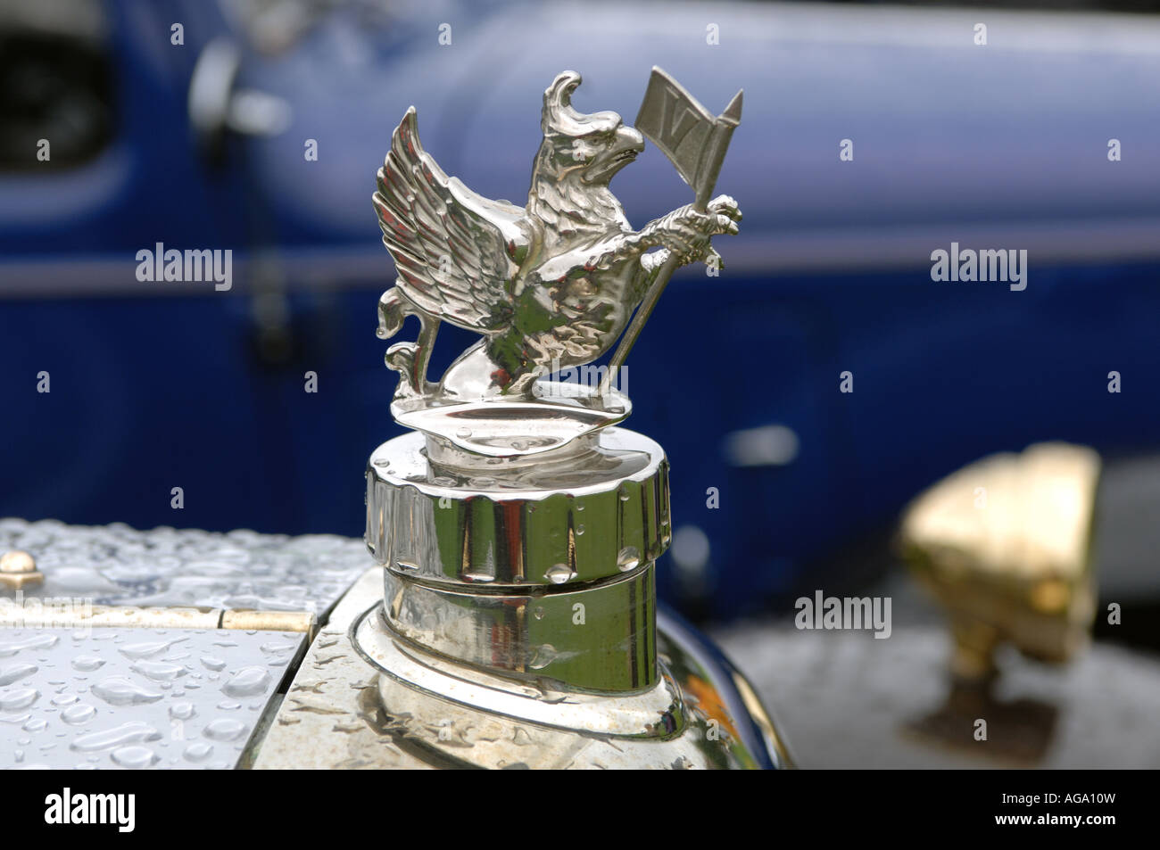 Classic Vauxhall car radiator emblem Stock Photo - Alamy