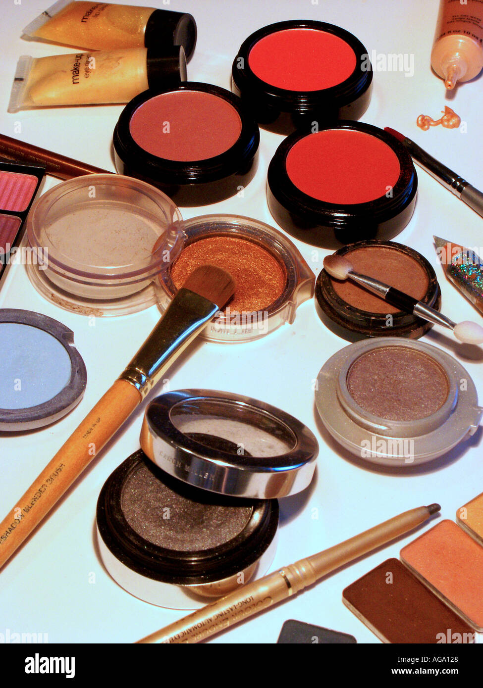 Silver glitter eye shadow hi-res stock photography and images - Alamy