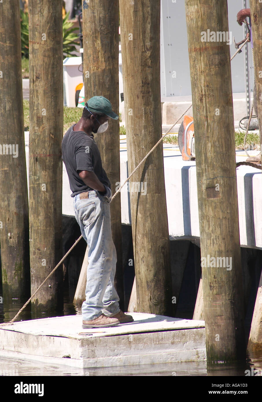 Dock worker wearing protective mask hi-res stock photography and images ...