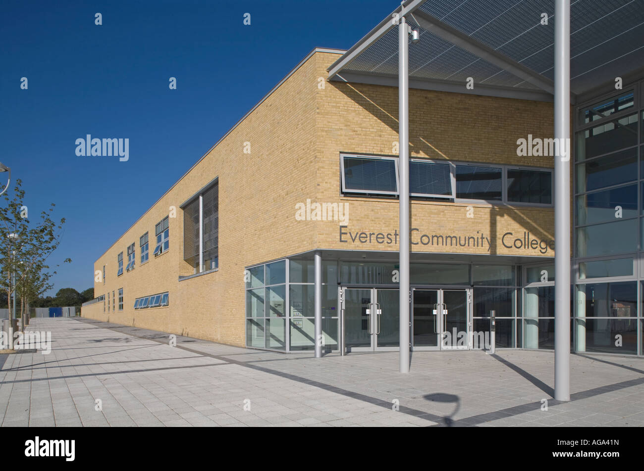 Everest college hi-res stock photography and images - Alamy