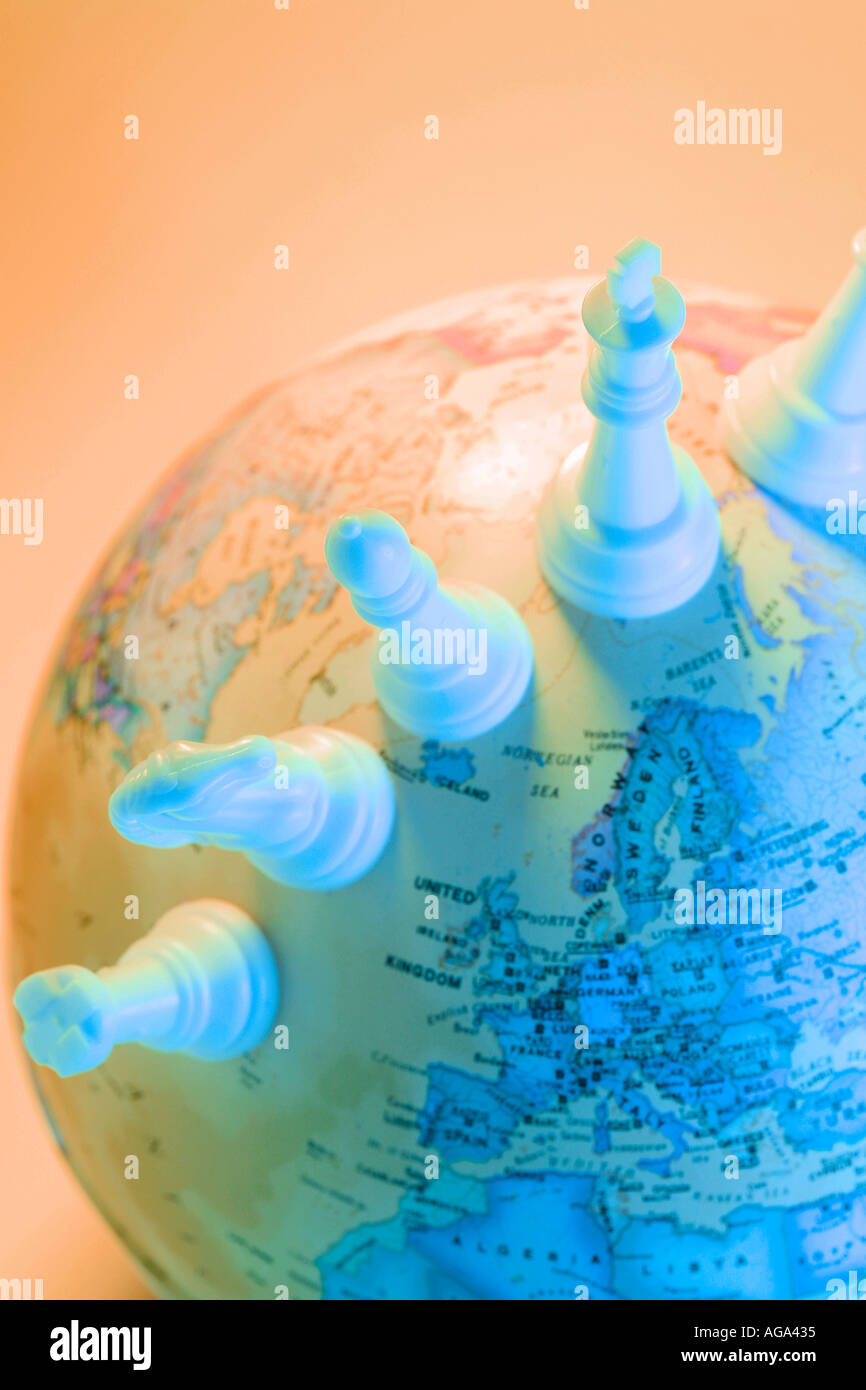 Globe chess board hi-res stock photography and images - Alamy