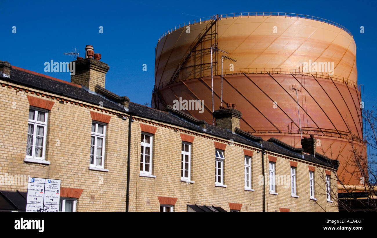 Gas storage tanks hi-res stock photography and images - Alamy