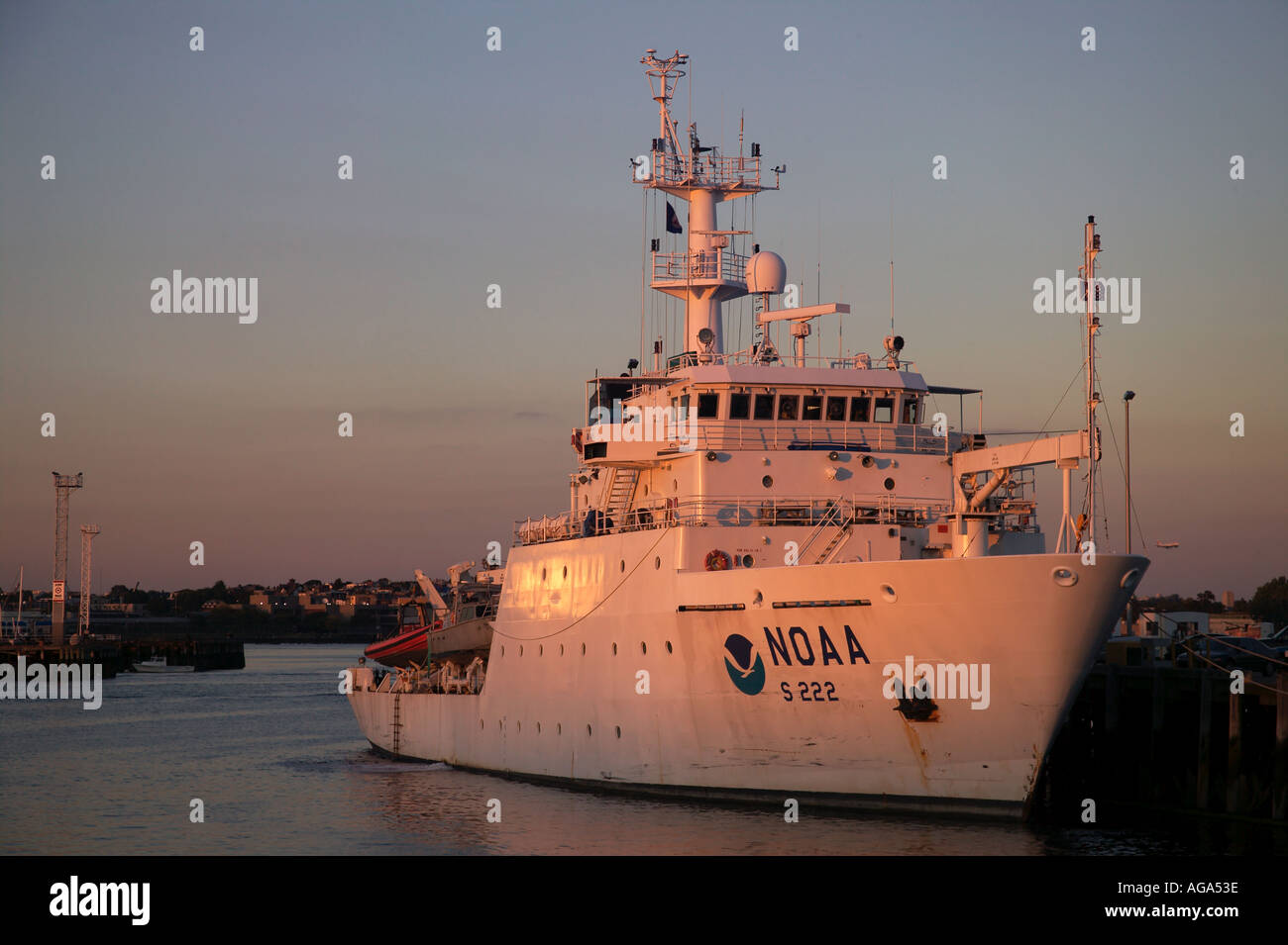 Oceanographic research ship hi-res stock photography and images - Alamy