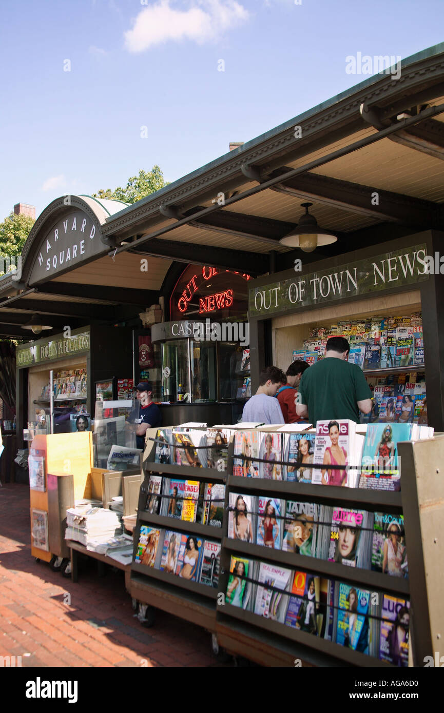 Us newspaper stand hi-res stock photography and images - Alamy