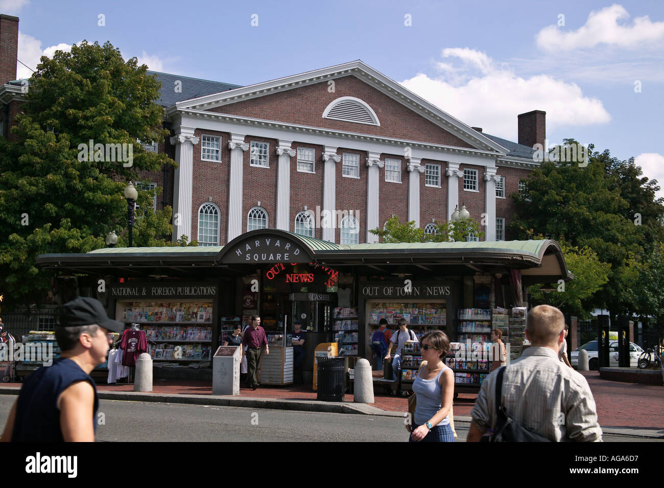 Harvard square news vendor hi-res stock photography and images - Alamy