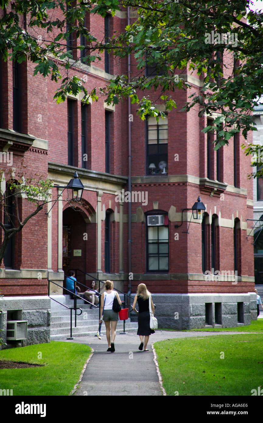 Harvard students dorm hi-res stock photography and images - Alamy